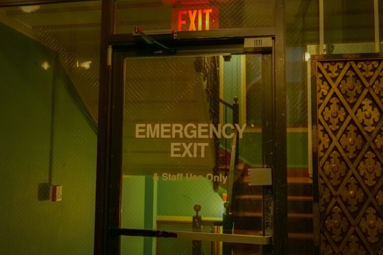 GCC Labor Camp Emergency Exit Standards: Complete Compliance Guide