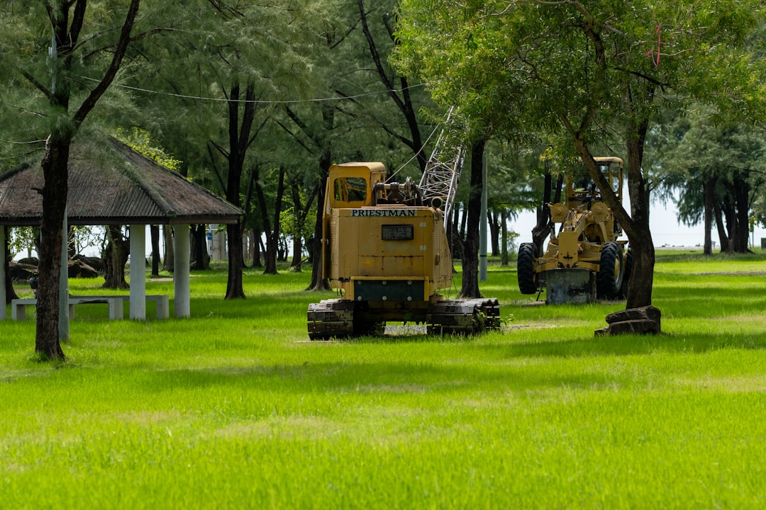 Landscapers Grounds Maintenance Teams: Complete Guide for GCC Employers